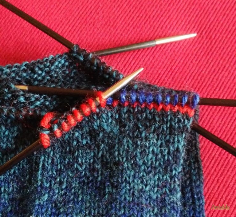Socken stricken-Zu guter Letzt: die Ferse stricken | AmlaMe